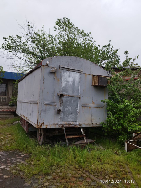 Строительный вагончик на колесах