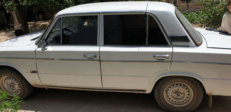 Vaz 2106 sotiladi