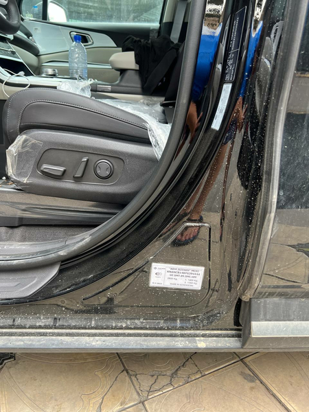 Kia carnival luxe