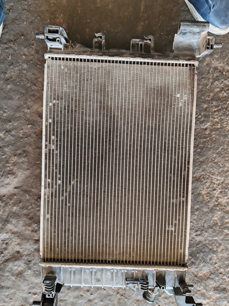 Cobalt avtomat va mehanika radiatorlari