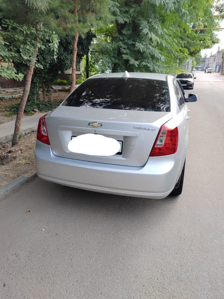Продаю свою Gentra