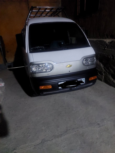 Van damas sotiladi