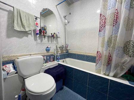 Продаётся квартира в Ташкенте 4/7/9 93 м², улица Олтин тепа (J2570)