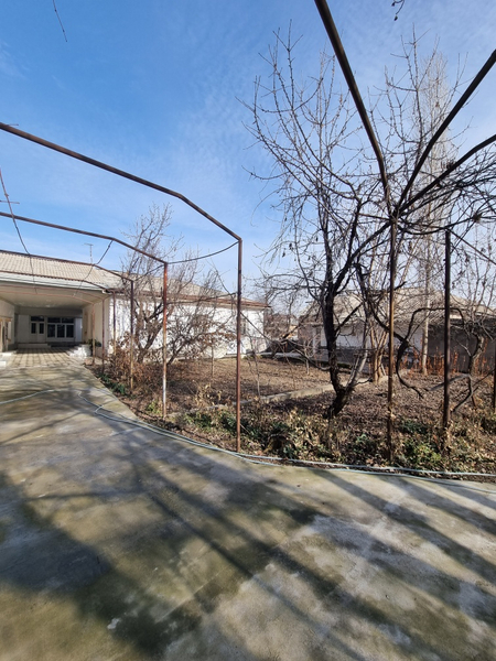 Срочно продам дом Янгибазар центре 14 соток
