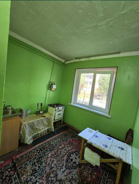 Zudlik bilan sotiladi Farg‘ona shahar Frunze massivda bir xonali