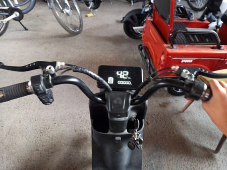 Skuter Led  300$