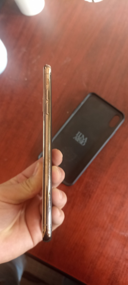 iPhone xs max 64gb sotiladi srochna holati idial yomkost 78