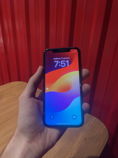 IPhone 11 64% batareya holati idial karobka dakument
