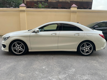 Mercedes benz cla 200