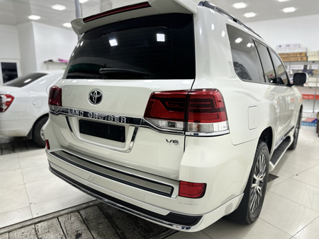 toyota land cruiser 200