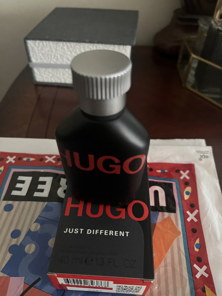 HUGO BOSS одеколон сотилади мужской