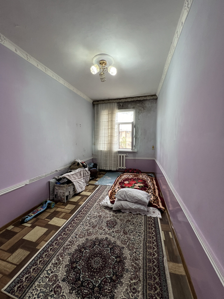 Срочно продаётся 2-х комн квартира в Куйлюк массив-3, 2/4/4