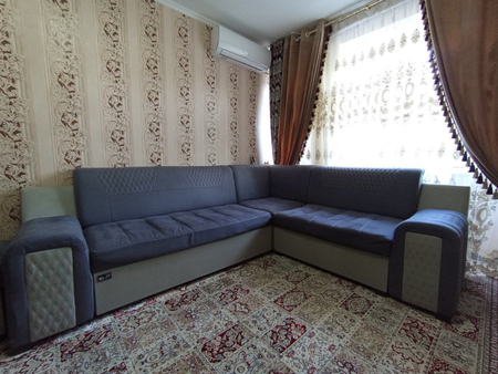 Ugalog divan sotiladi