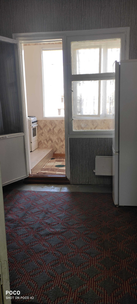 Продам 2-х комнатную квартиру на сергели-8а. Балкон 2*6. Дехкон базар