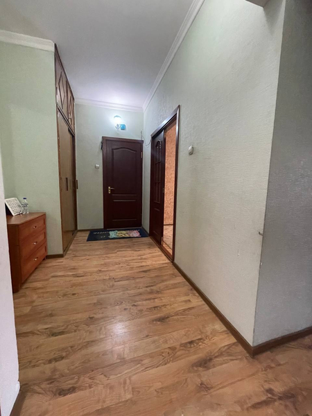 Продаётся 3//3//4 на Авиасозлар-1 квартала рядом 61- школа хорошая ква