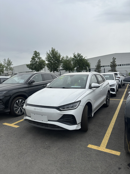BYD e2 Luxury 405 km Full 2024 sotuvda tayyor chegirma narxda