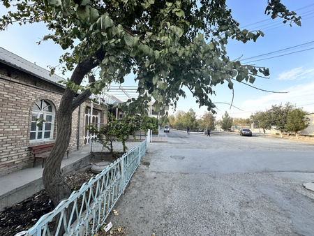 Uy sotiladi 6 sotix vobkent stadion oldi