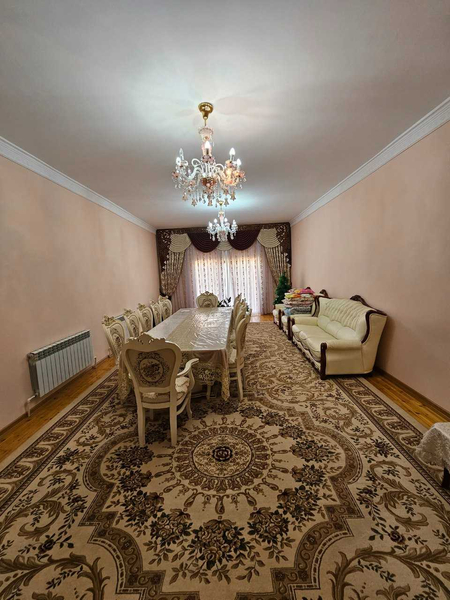 4 xonali qilingan 160m² 2-qavat sotiladi.