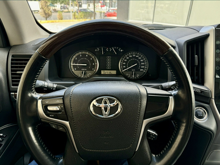 Land Cruiser 200 yapon