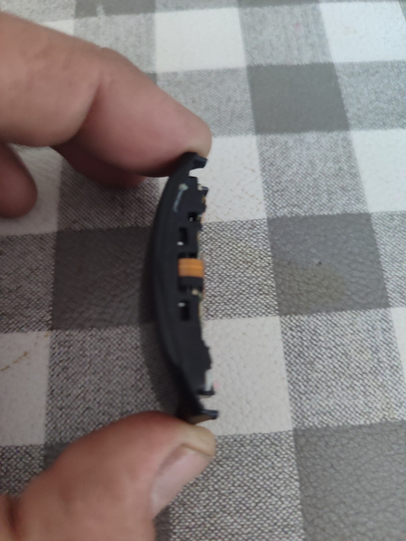 Samsung gear fit2 pro displeyi sotuladi