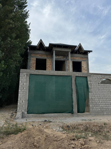 Ховли срочно сотилади