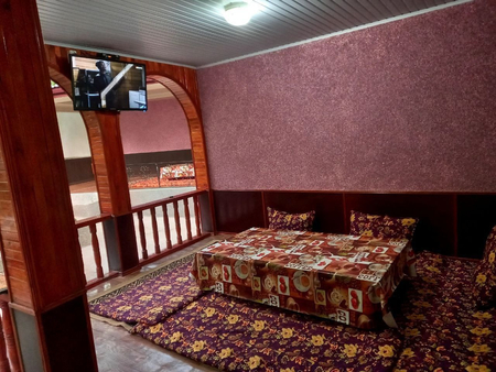 Dacha ijaraga beri oylaviy toza pokiza joy 3 ta spalni bor
