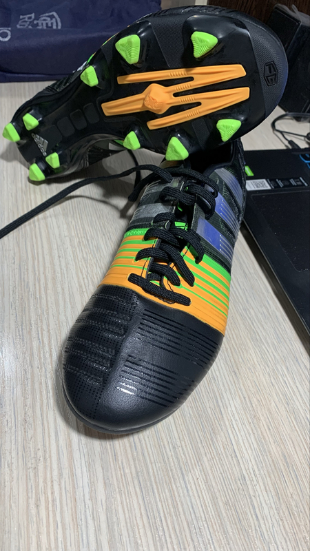 СДЕЛАНО В ИНДОНЕЗИИ  США Великобритания FR JPCHN. Битсы от Adidas