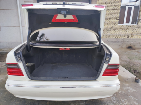 Продам  MERCEDES BENZ W210-Е240  Millennium