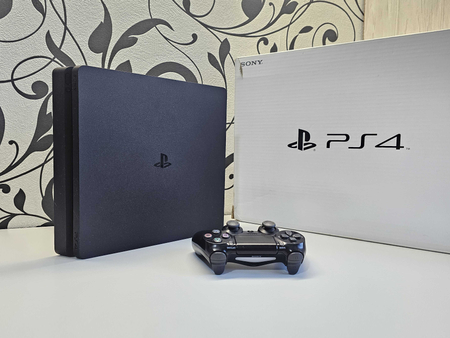 Продам PS4 Slim 1TB Игровая приставка с играми. Состояние ОТЛИЧНОЕ