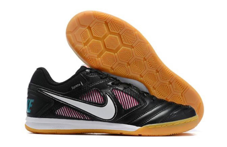 Футзалки Nike