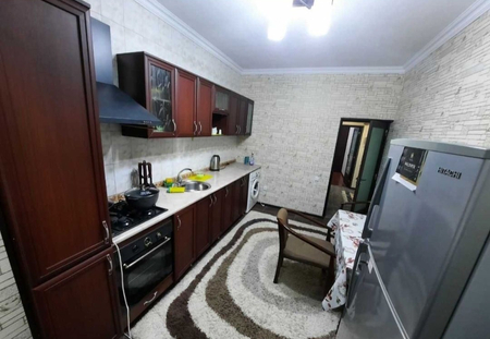 Ойбек метро 2х комнатная 600$