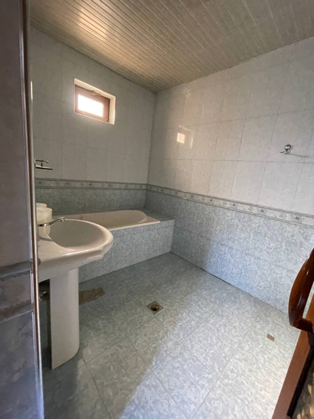 Xasanboyda tayyor 6 sotih hovli