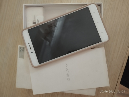 Продам телефон Redmi 4x