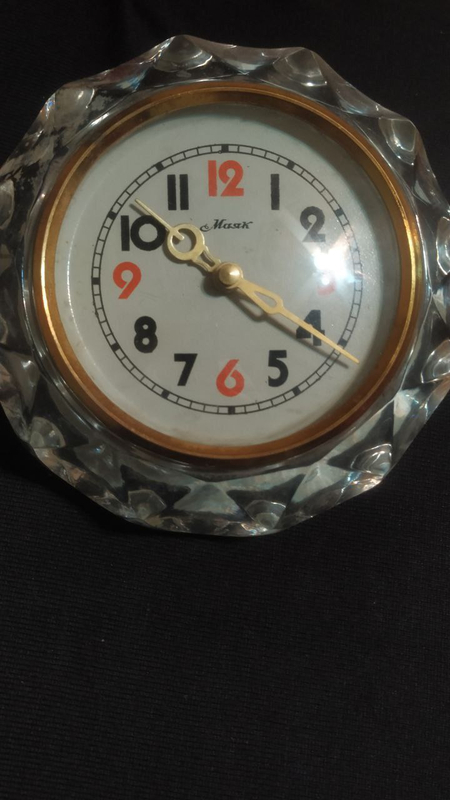Соат сотилади 1 та