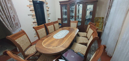 Стол и стул, орех, почти новые, цена договорная