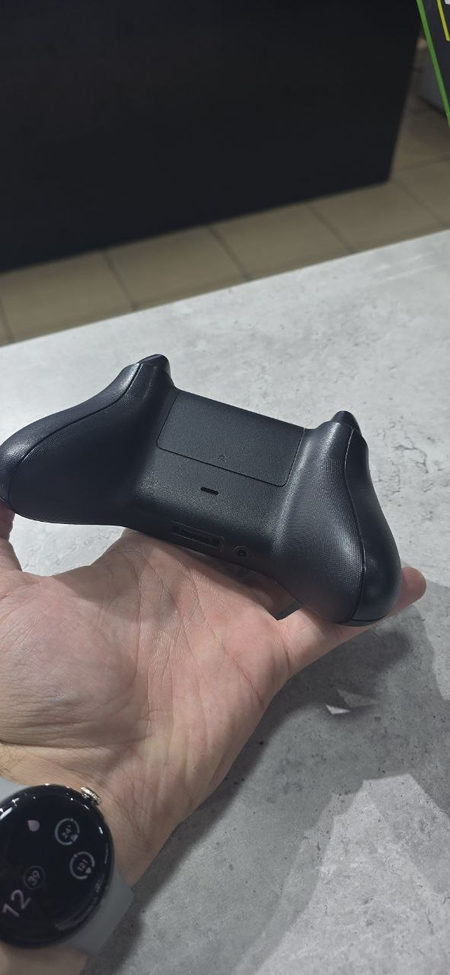 X Box series X в идеальном состоянии и X box elit controller 2