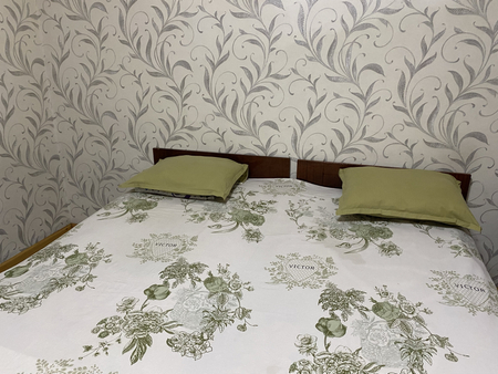 Divan sotiladi 2 kishilik