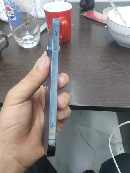 Iphone 12 pro sotiladi