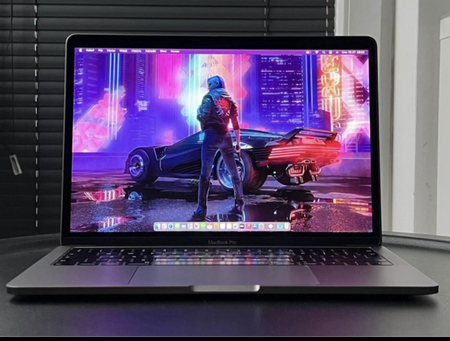 Macbook pro 13 inch core i7 16GB