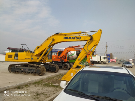 Новый гусеничный экскаватор KOMATSU