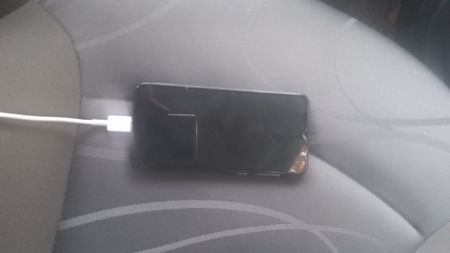 Продам телефон MI9 se 6/64