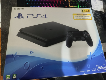 Playstation 4 slim