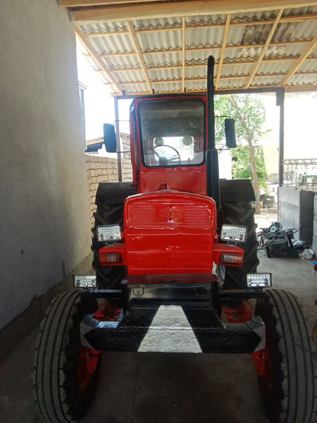 Traktor t 28 sotuvda