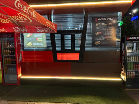 Biznes sotiladi . Fastfood food track.Butka alikofon va akfadan qlinga