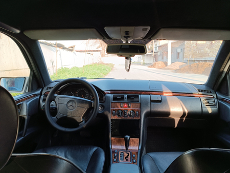 W210 E320 sotiladi yoki arenda