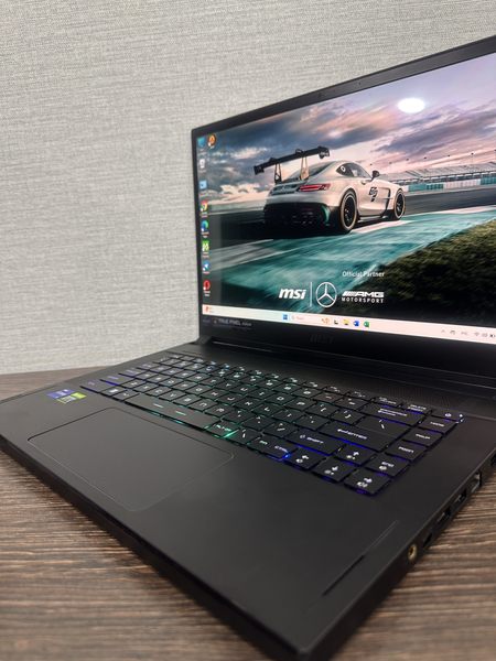 Мощный MSI Creator 15 Core i7 RTX3060 4K Дисплей Идеальном Состоянии!