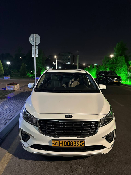 KIA Carnival срочно