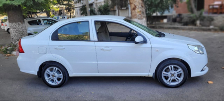 Продам своё автоNexia 3