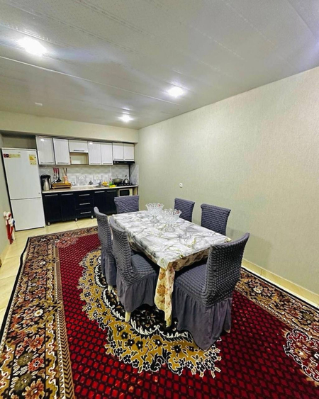 Dacha Sarik bochkada oilaviy va ulfatlar uchun