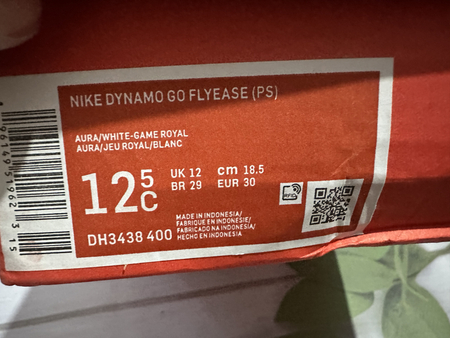 В наличии красовки от nike